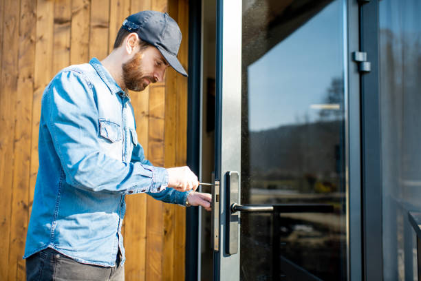 Professional Doore Repair in Maple Grove, MN | Call (860) 758-1032